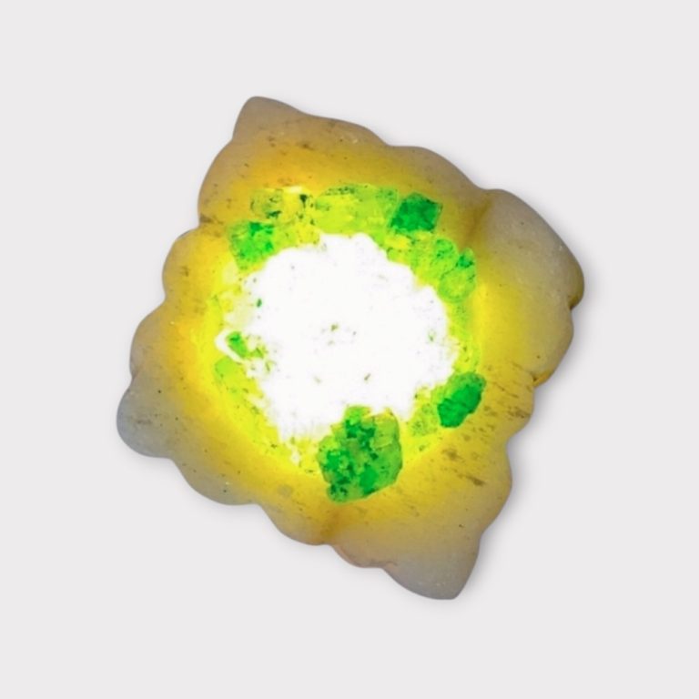 Handcrafted Illuminated Siwa Salt Lamp with Rocks | Egyptat